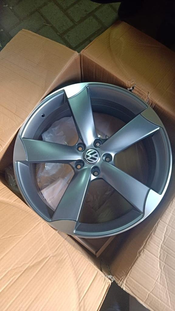 Size 22 rims for Volkswagen Touareg Grey (Full Set) for Sale in Nairobi ...